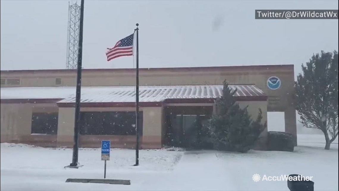 Wind and snow whip through Northern Texas for near-whiteout conditions ... Wind and snow whip through Northern Texas for near-whiteout conditions ...
