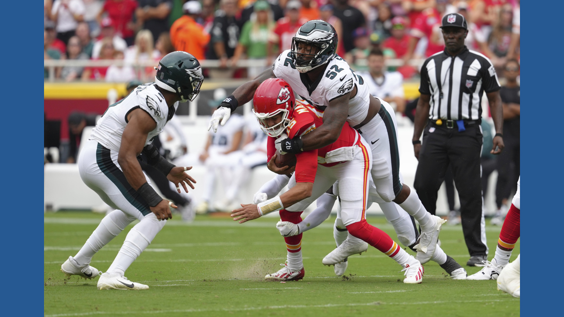 Za'Darius Smith abruptly retires after 5 games with the Eagles | wtsp.com