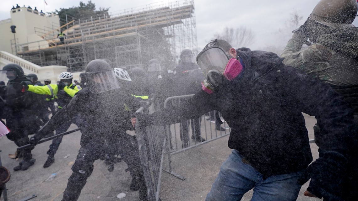 Andrew Williams charged: Florida firefighter seen in Capitol riot ...