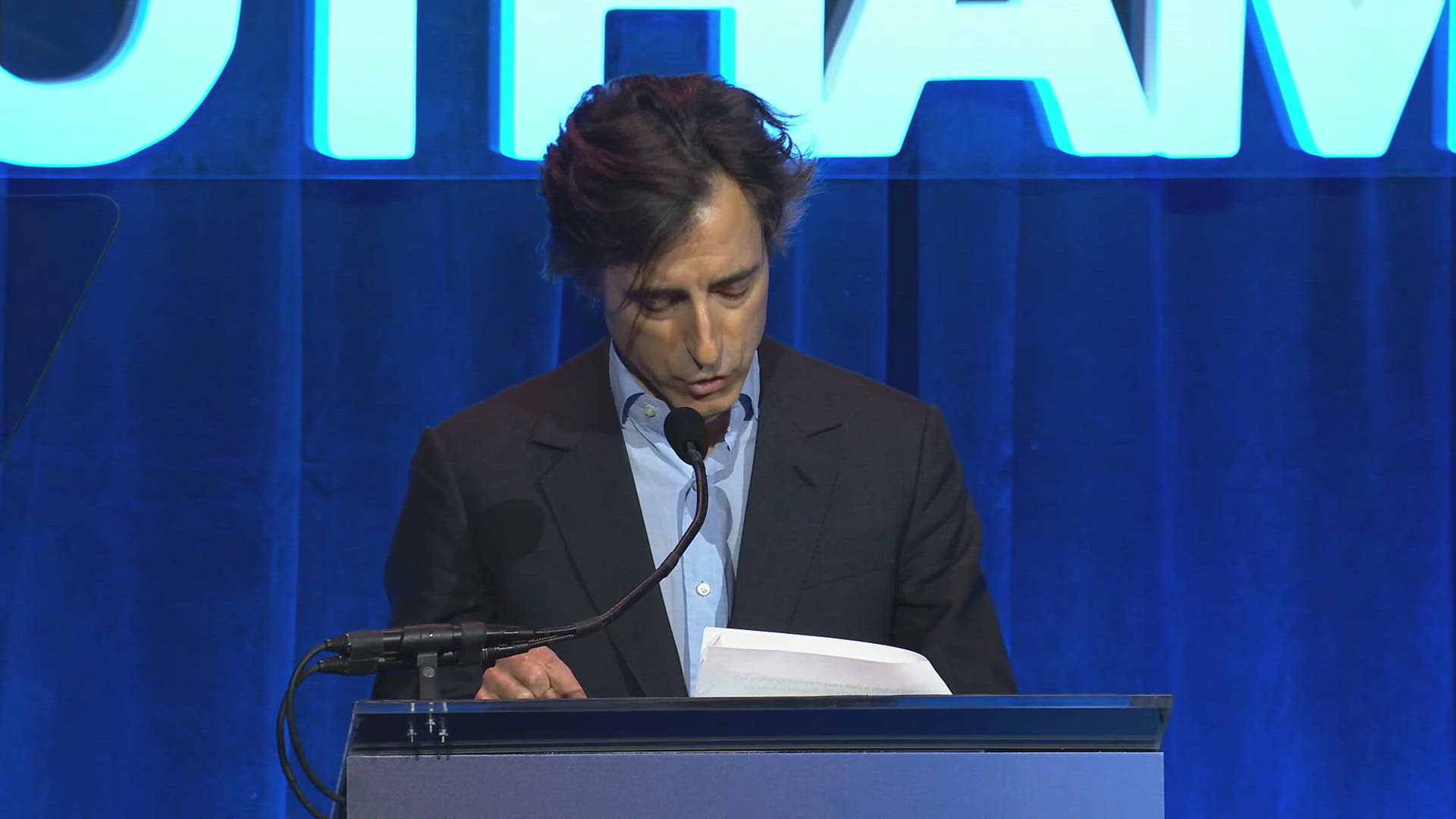 Noah Baumbach accepts Director Tribute at 2025 Gotham Awards | wtsp.com