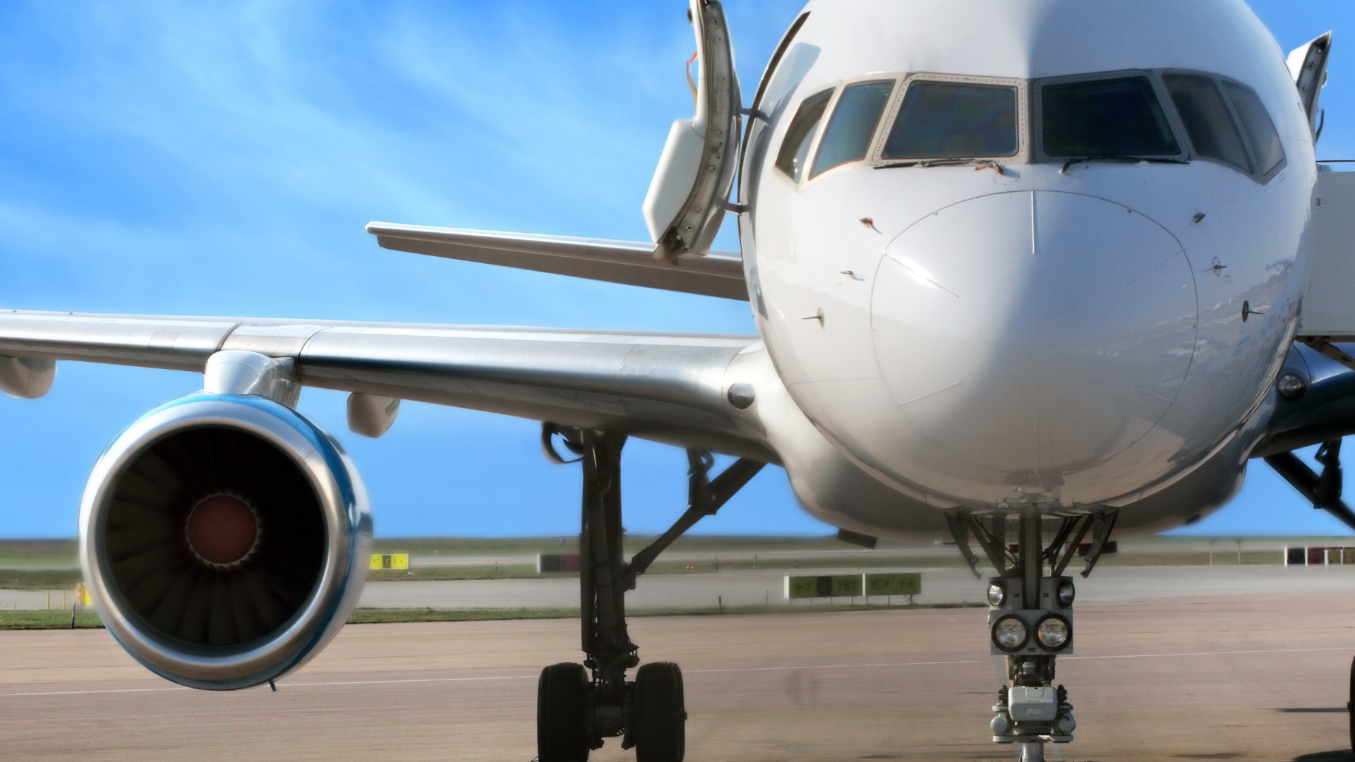 Miami, Florida man poses as flight attendant to get free plane tickets ...