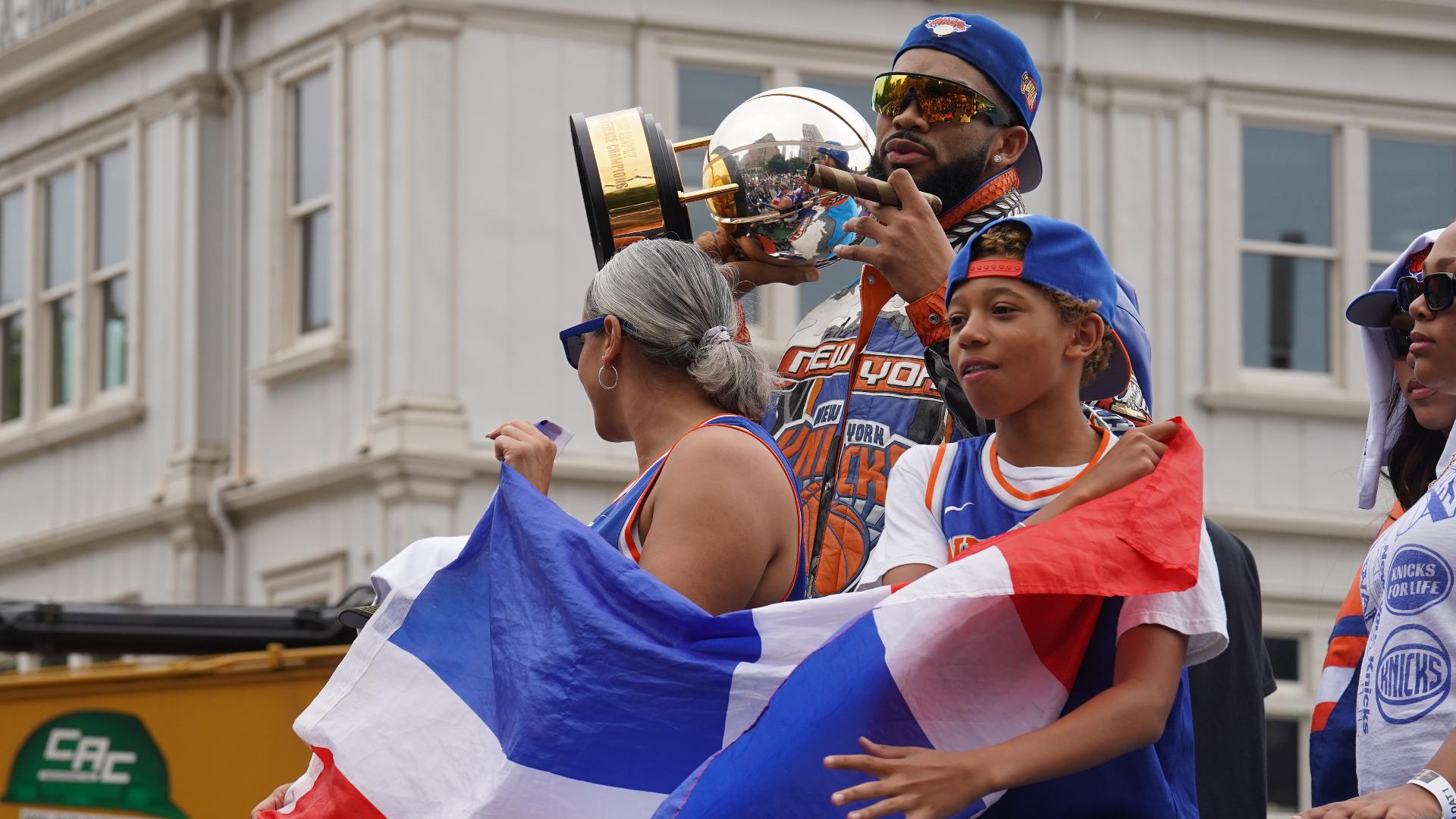 New York Knicks revel in their NBA victory parade as joyous fans and ...