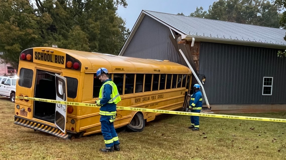 School bus crash in Alamance County injures 7 students | wtsp.com