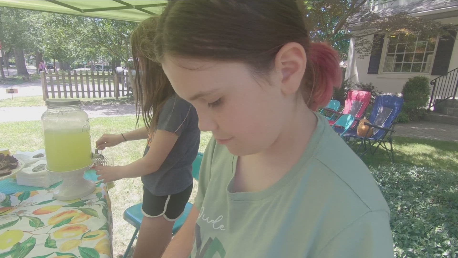 10-year-old diagnosed with brain tumor gives back | wtsp.com
