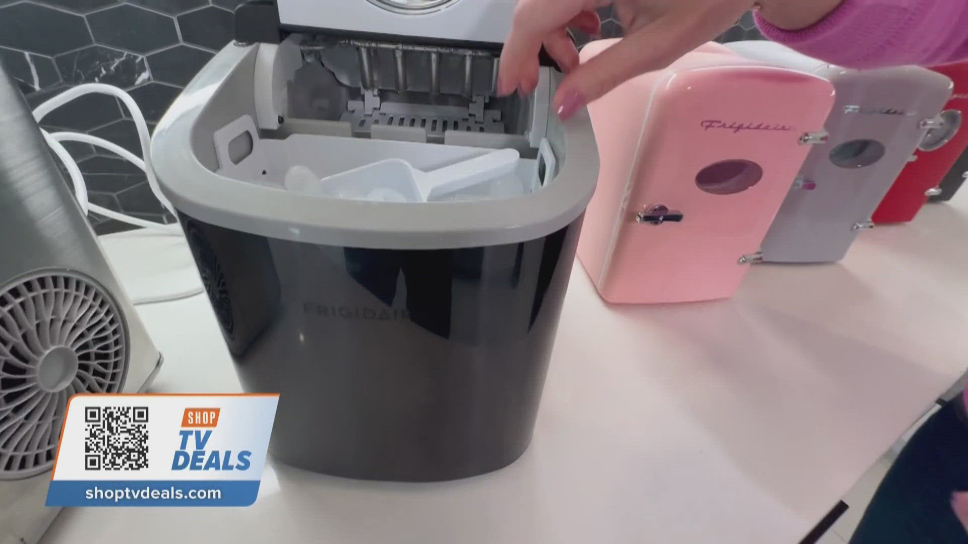 Shop TV Deals: Frigidaire mini-fridges | wtsp.com