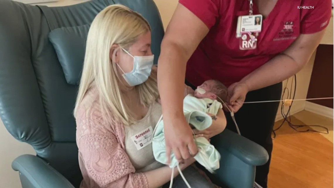 Mom who delivered baby in coma finally meets hospital staff | wtsp.com