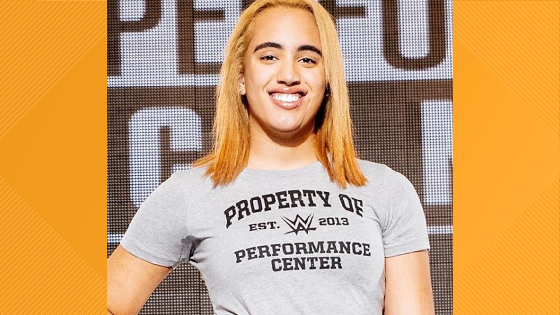 Simone Johnson follows in family's wrestling footsteps | wtsp.com