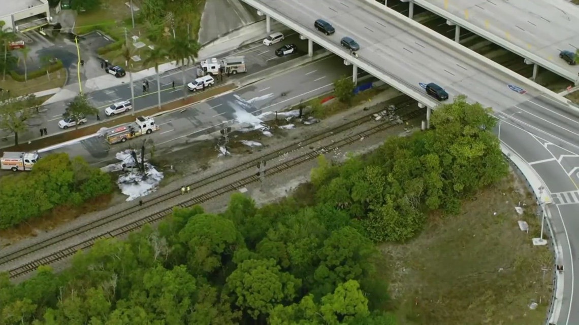 Small plane crashes in South Florida | wtsp.com