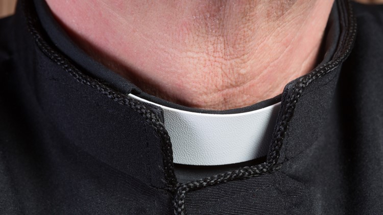 Dancing priest wows at high school rally | wtsp.com