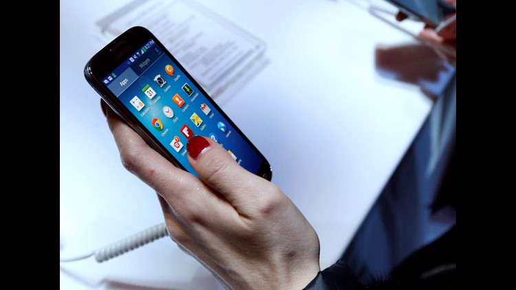 More people using mobile devices to access Internet | wtsp.com