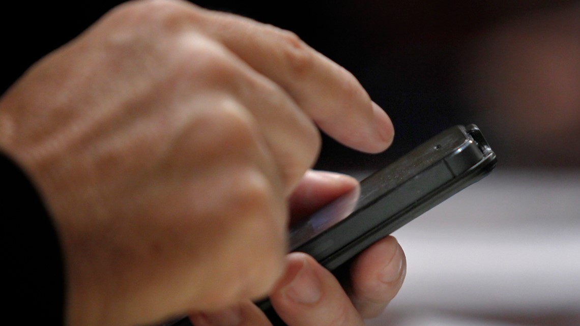 Using your cellphone can hurt you, study says | wtsp.com
