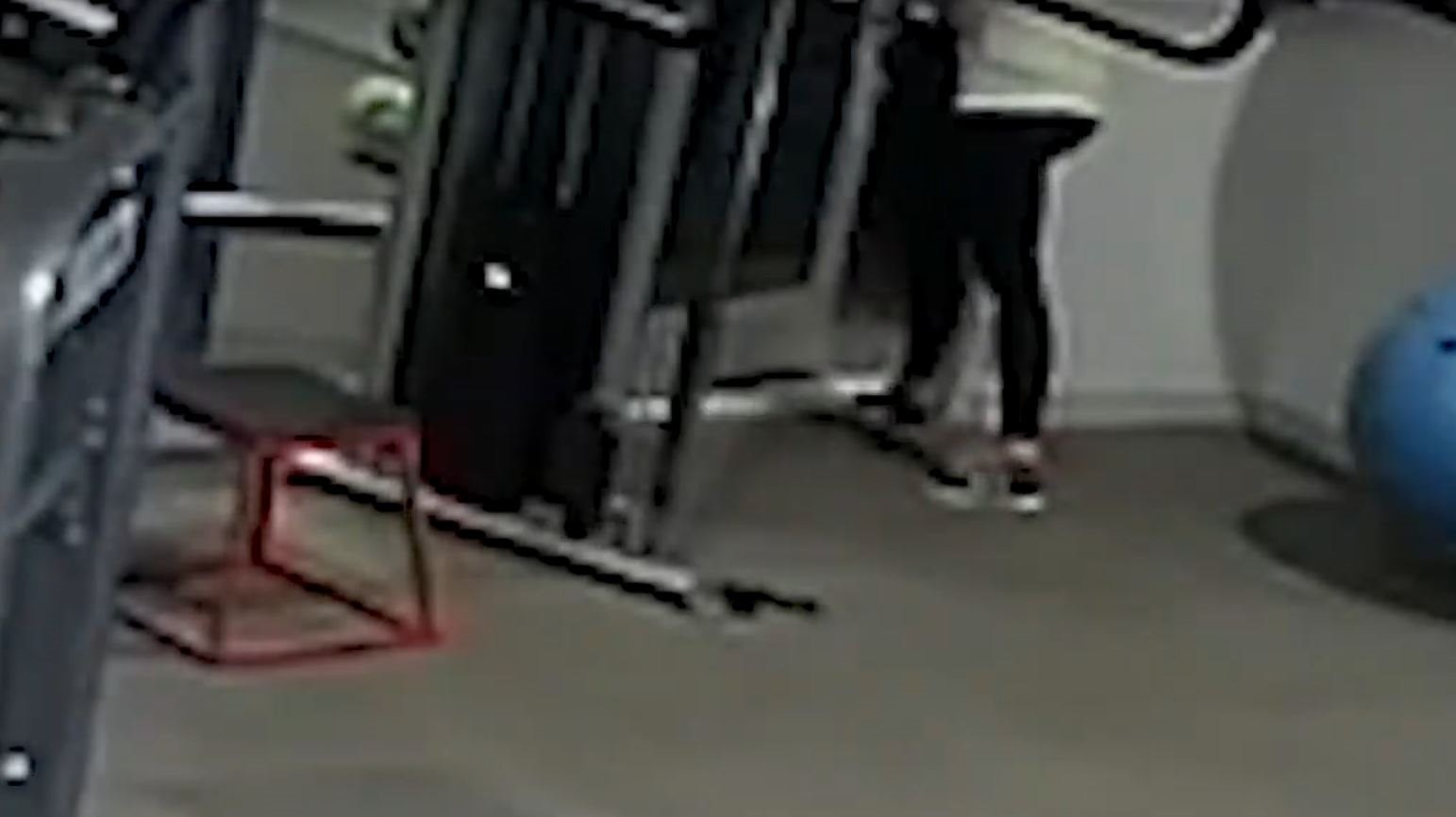 Woman fights off attacker outside apartment fitness center in Sarasota | wtsp.com