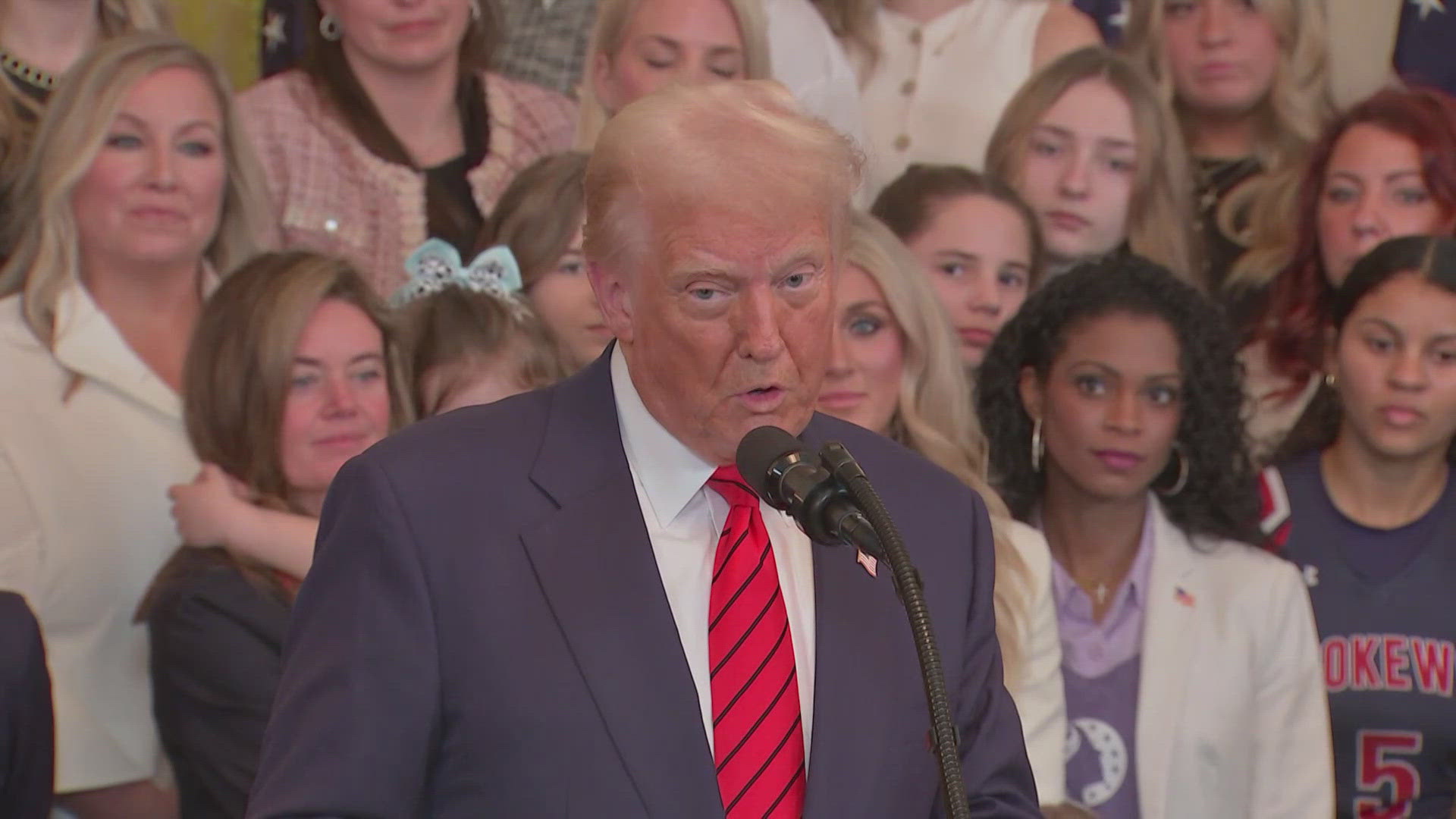 Trump signs executive order barring trans female athletes from ...