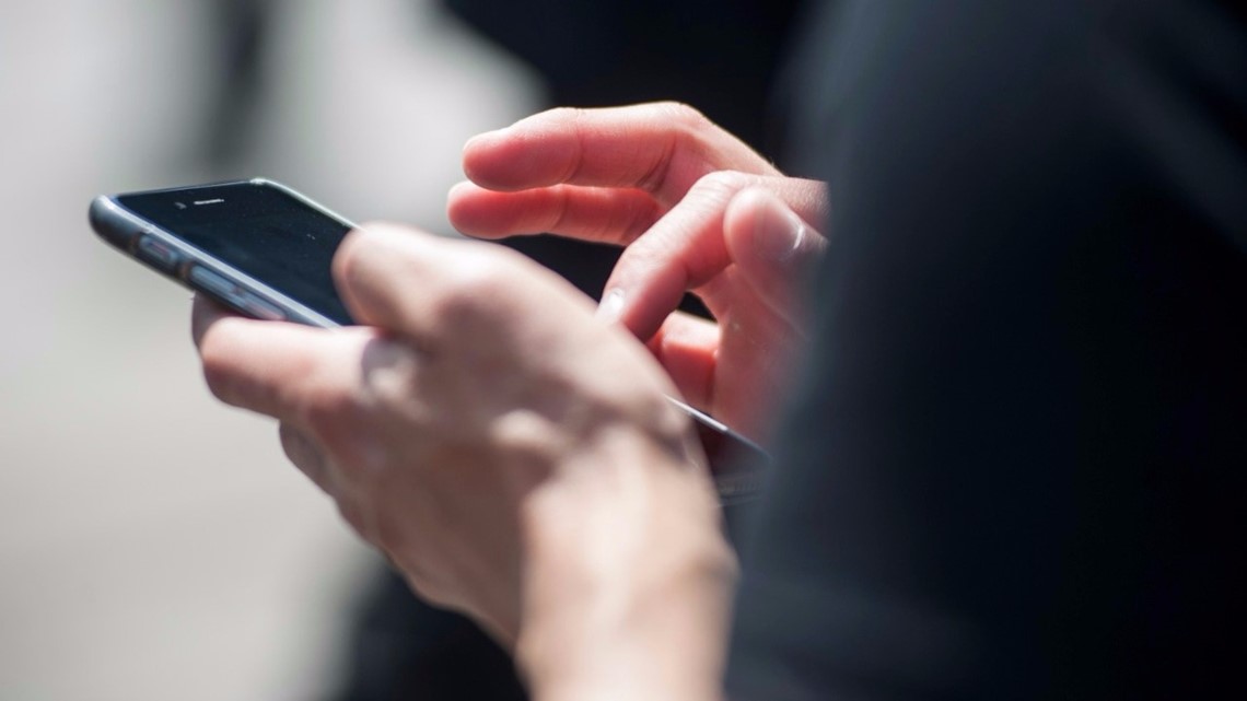 Don't return calls or texts from these area codes! | wtsp.com