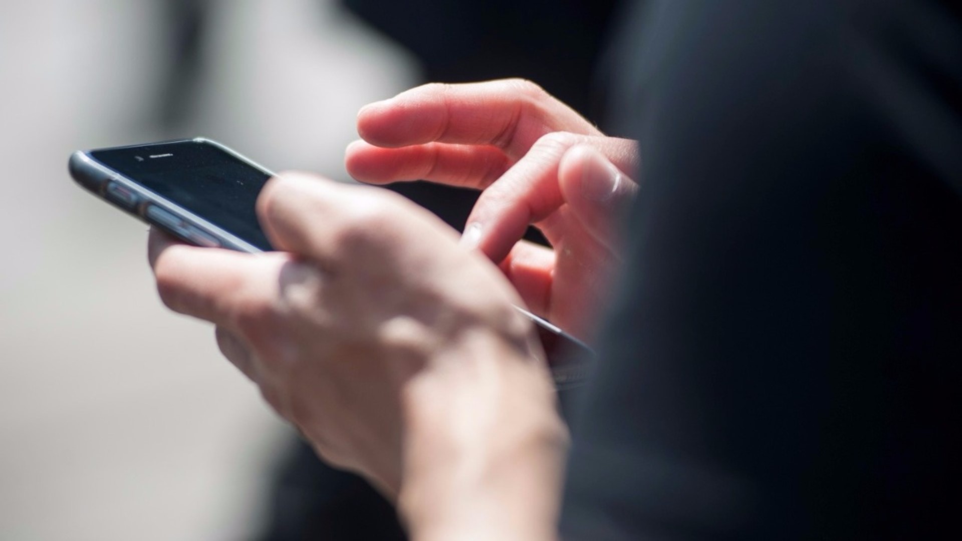 Don't return calls or texts from these area codes! | wtsp.com