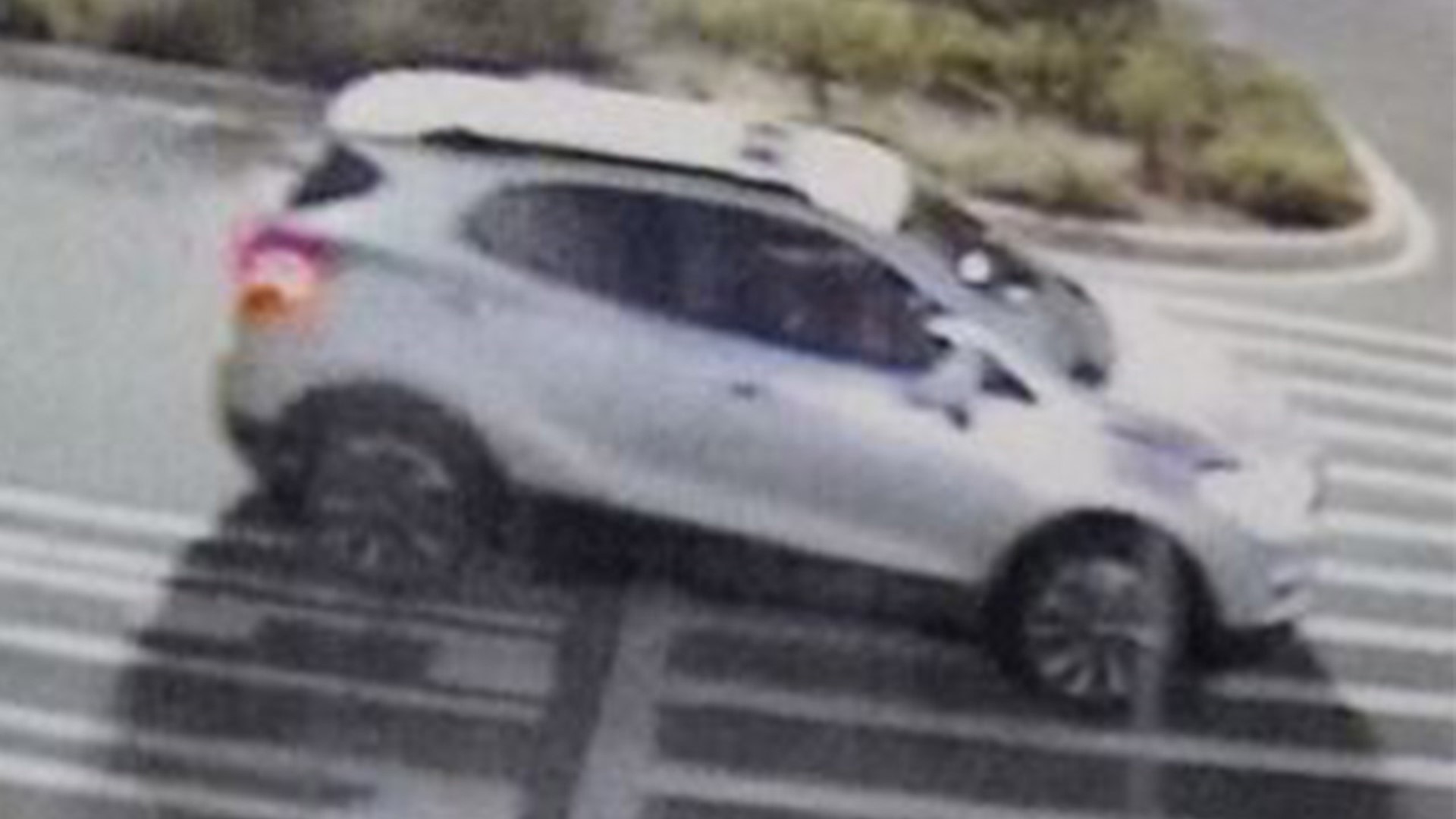 Hillsborough Deputies Seek 2nd Suspect Accused Of Impersonating An