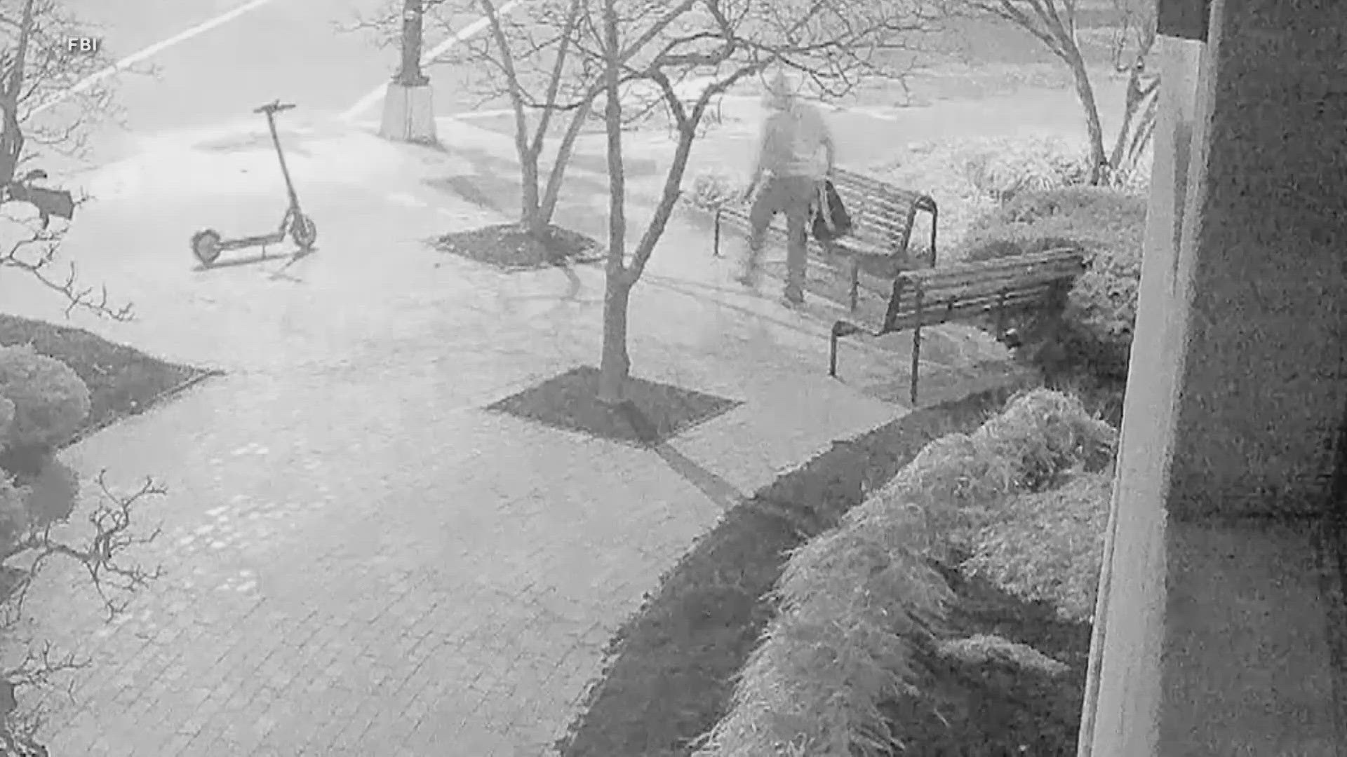 FBI puts out new video of suspect planting pipe bombs before Jan. 6 ...