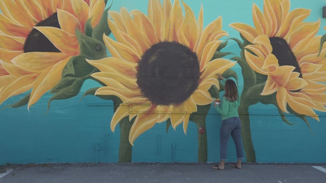 'Right now, it’s so needed': Tampa Bay couple starts 'Happy Mural ...