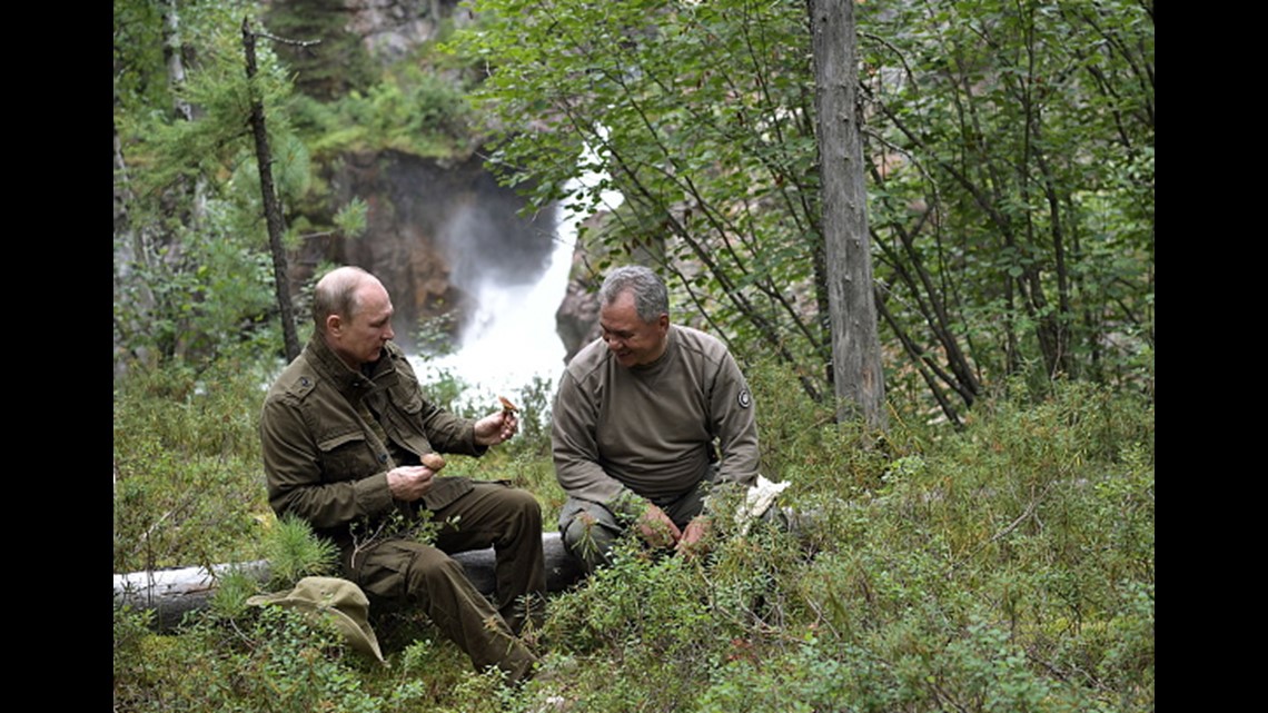 PHOTOS: Russia releases photos of shirtless Putin swimming, fishing on ...
