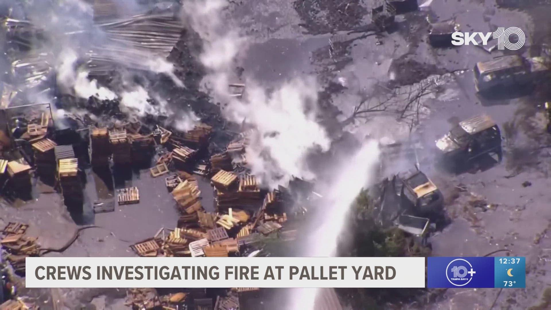 Wood pallet fire shuts down southbound U.S. 41 in Tampa | wtsp.com