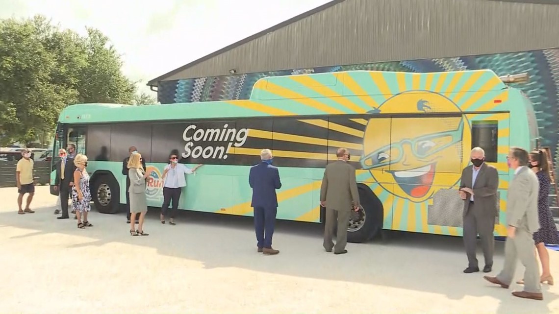 Local leaders unveil PSTA Bus Rapid Transit 'SunRunner' design | wtsp.com