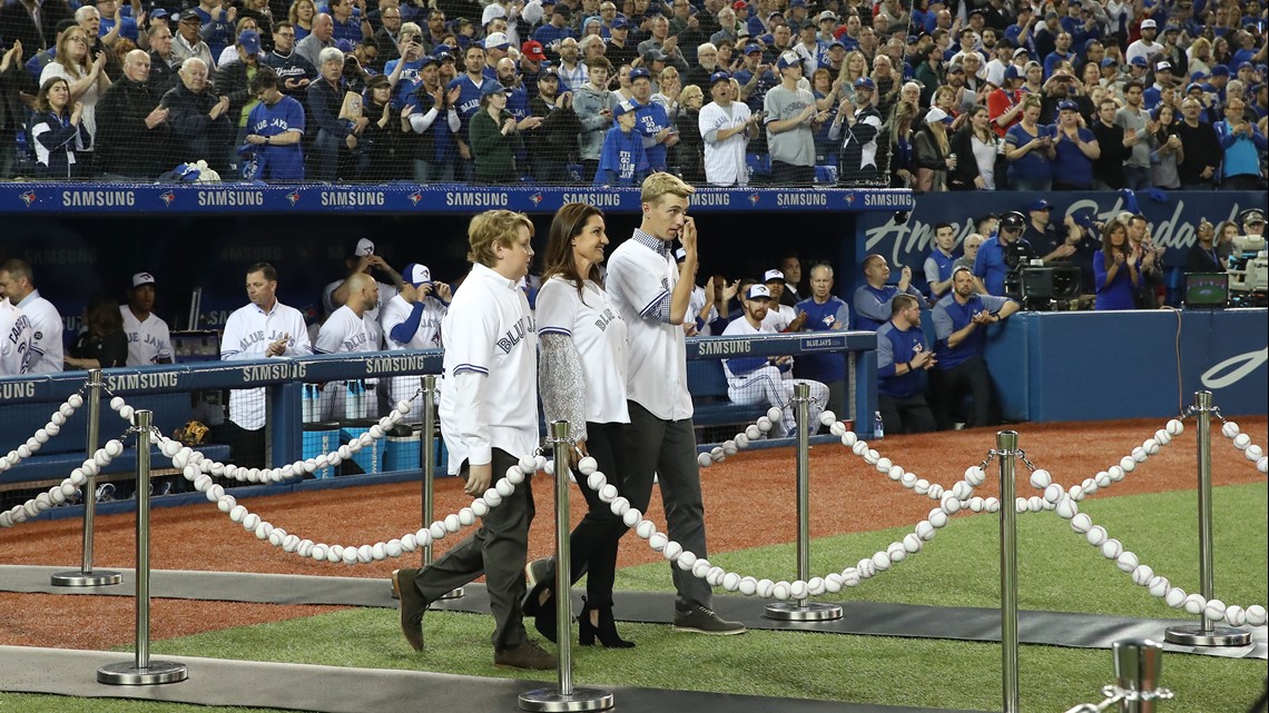 Toronto Blue Jays retire Roy Halladay's No. 32 jersey | wtsp.com