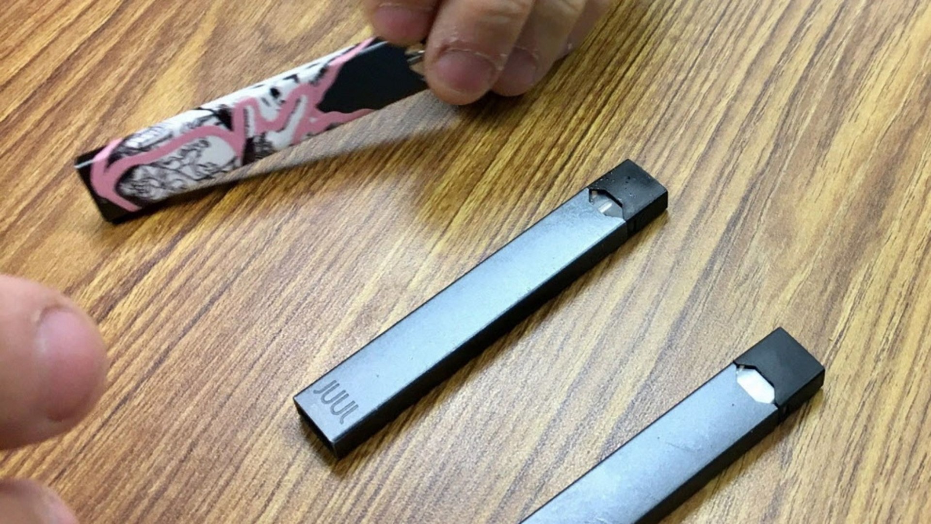 'Juuling' on the rise among teens, getting them hooked on nicotine ...