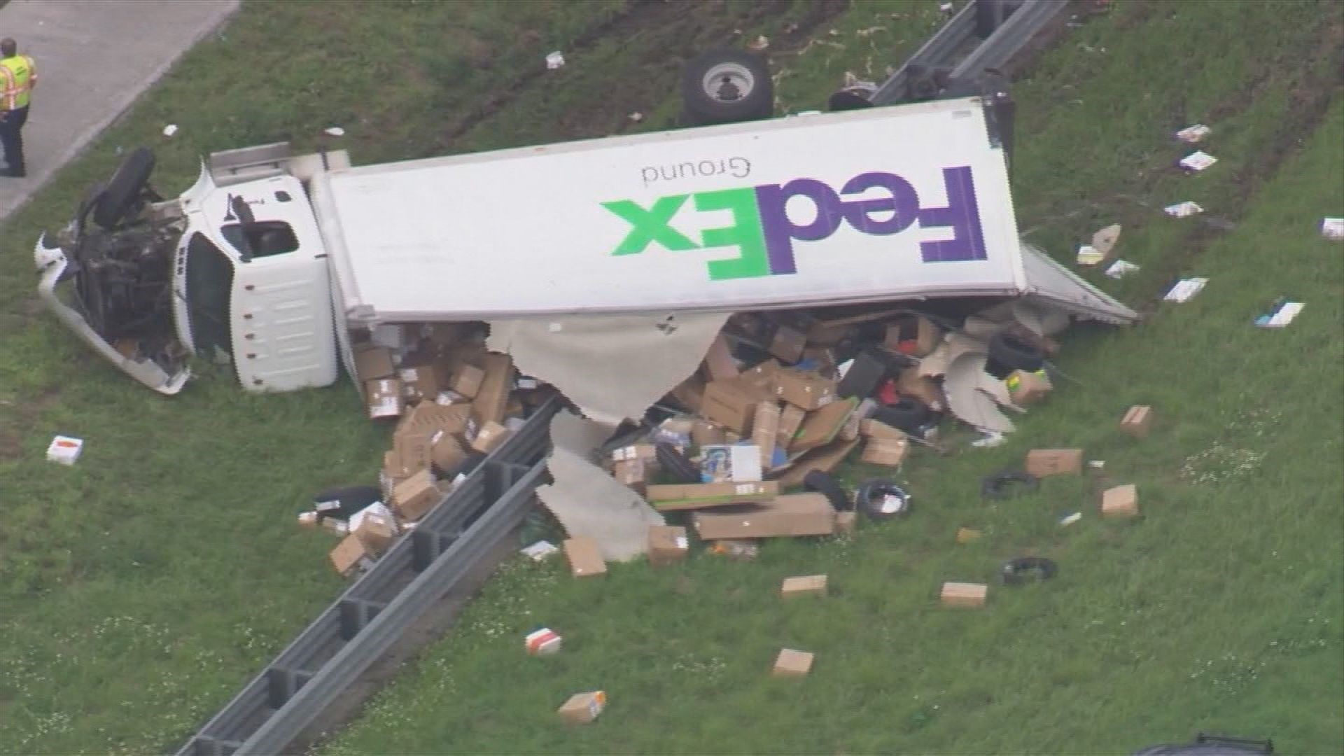FedEx driver, 22, killed on I-4 after tire blows out | wtsp.com