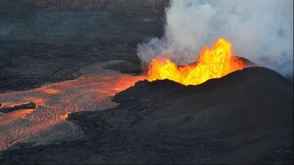 Man falls into Hawaiian volcano, lives | wtsp.com