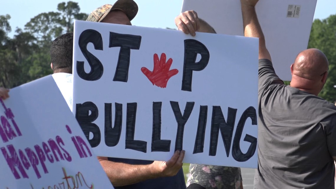 'Bully' teacher told to tone it down, and some parents not happy with ...