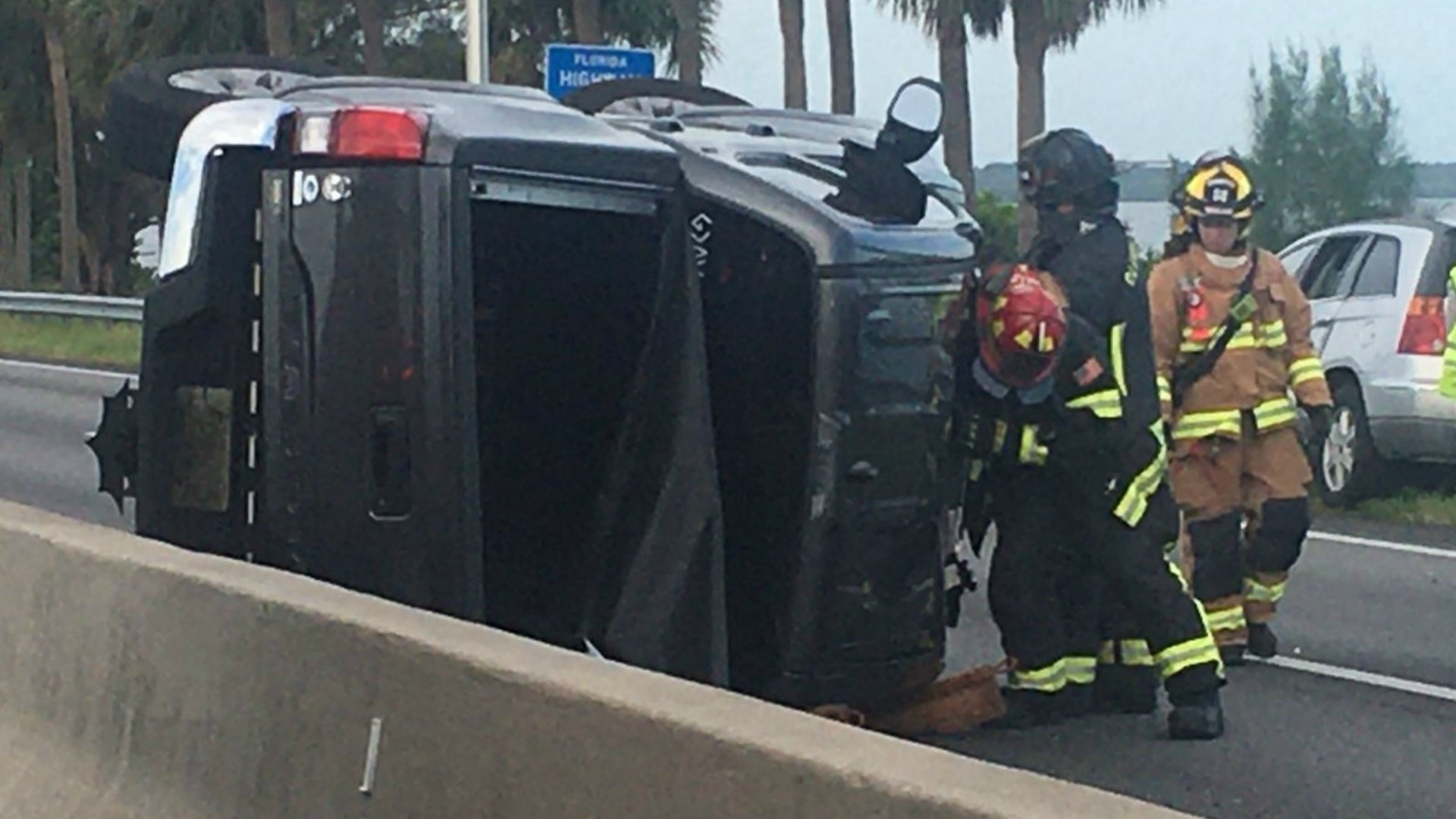 Crash shuts down westbound lanes of Courtney Campbell Causeway | wtsp.com