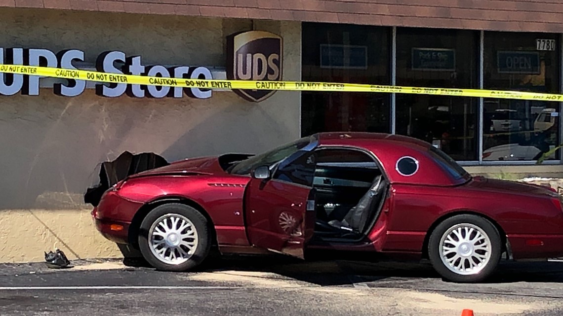 Car crashes into wall of UPS Store in Pinellas Park | wtsp.com