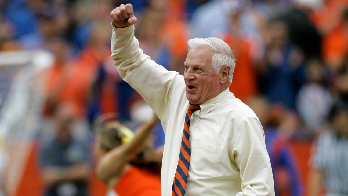 University of Florida's most famous cheerleader, Mr. Two Bits, dies at ...