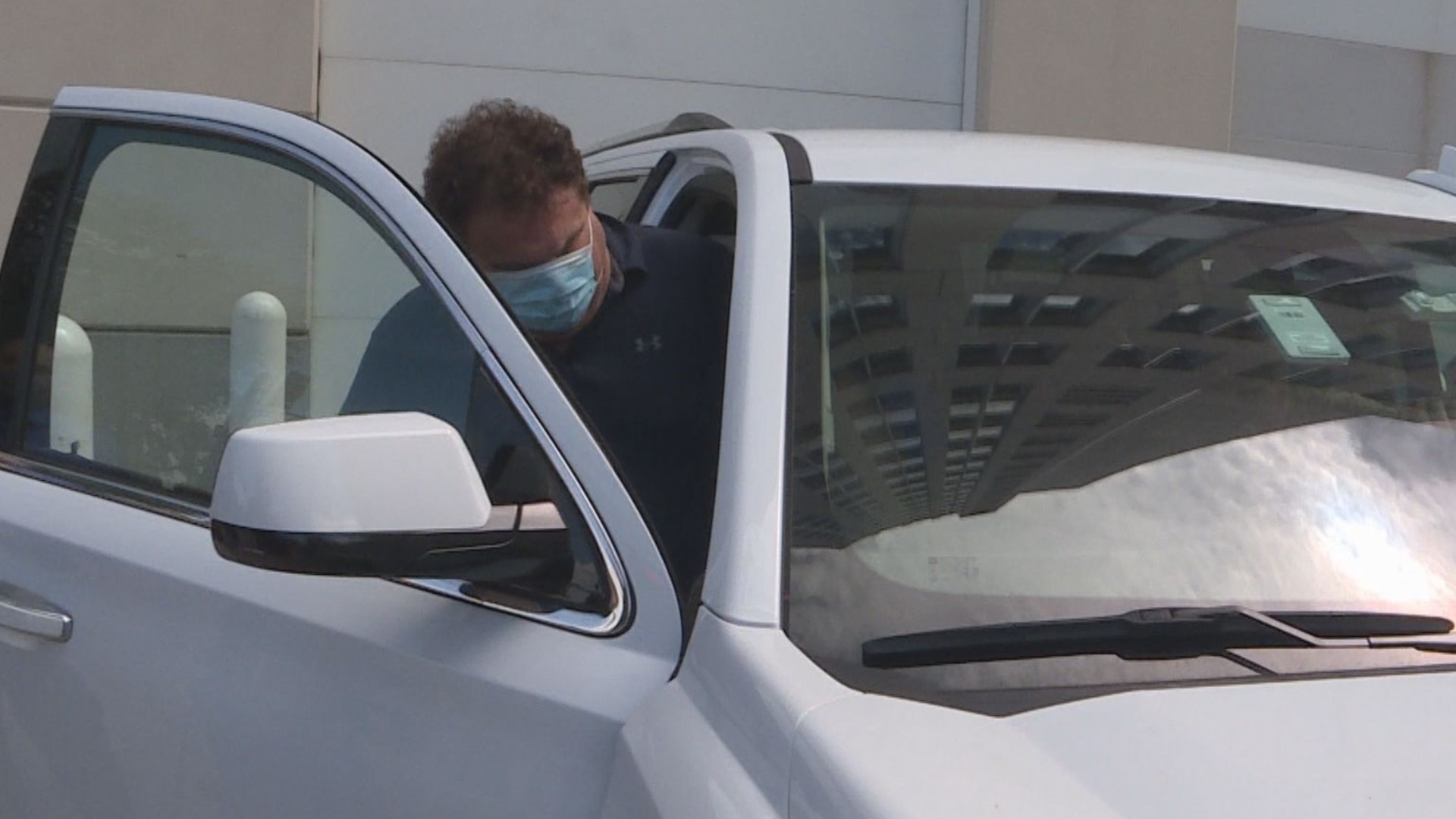 2 Florida men charged alongside Steve Bannon in border wall fundraising ...