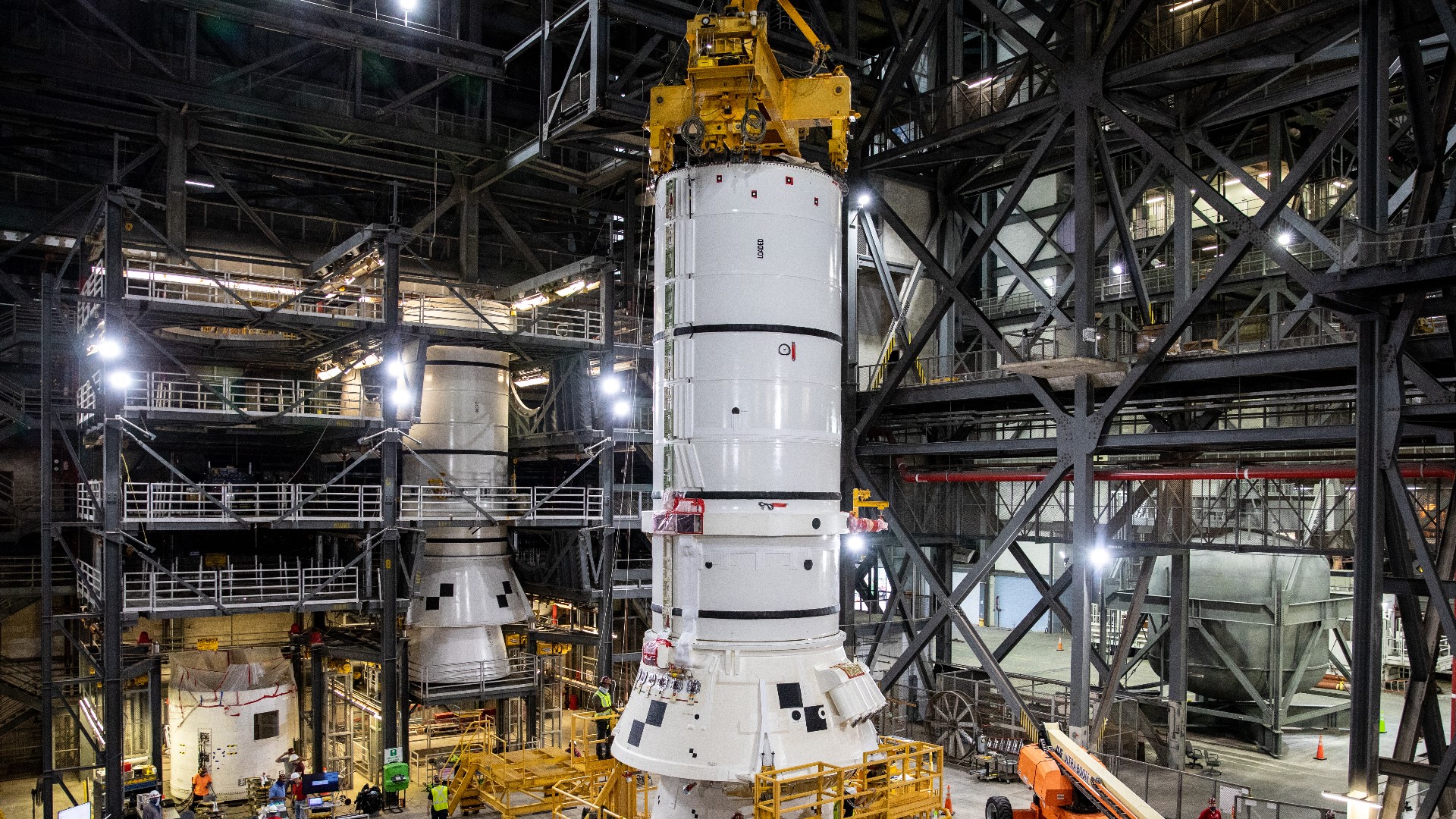 NASA begins building rocket to return astronauts to the moon | wtsp.com