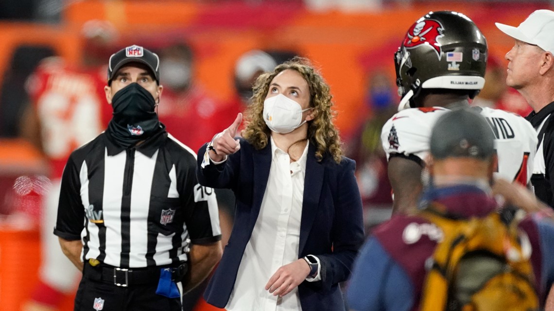 Amanda Gorman recites poem honoring Tampa Bay hero at Super Bowl | wtsp.com