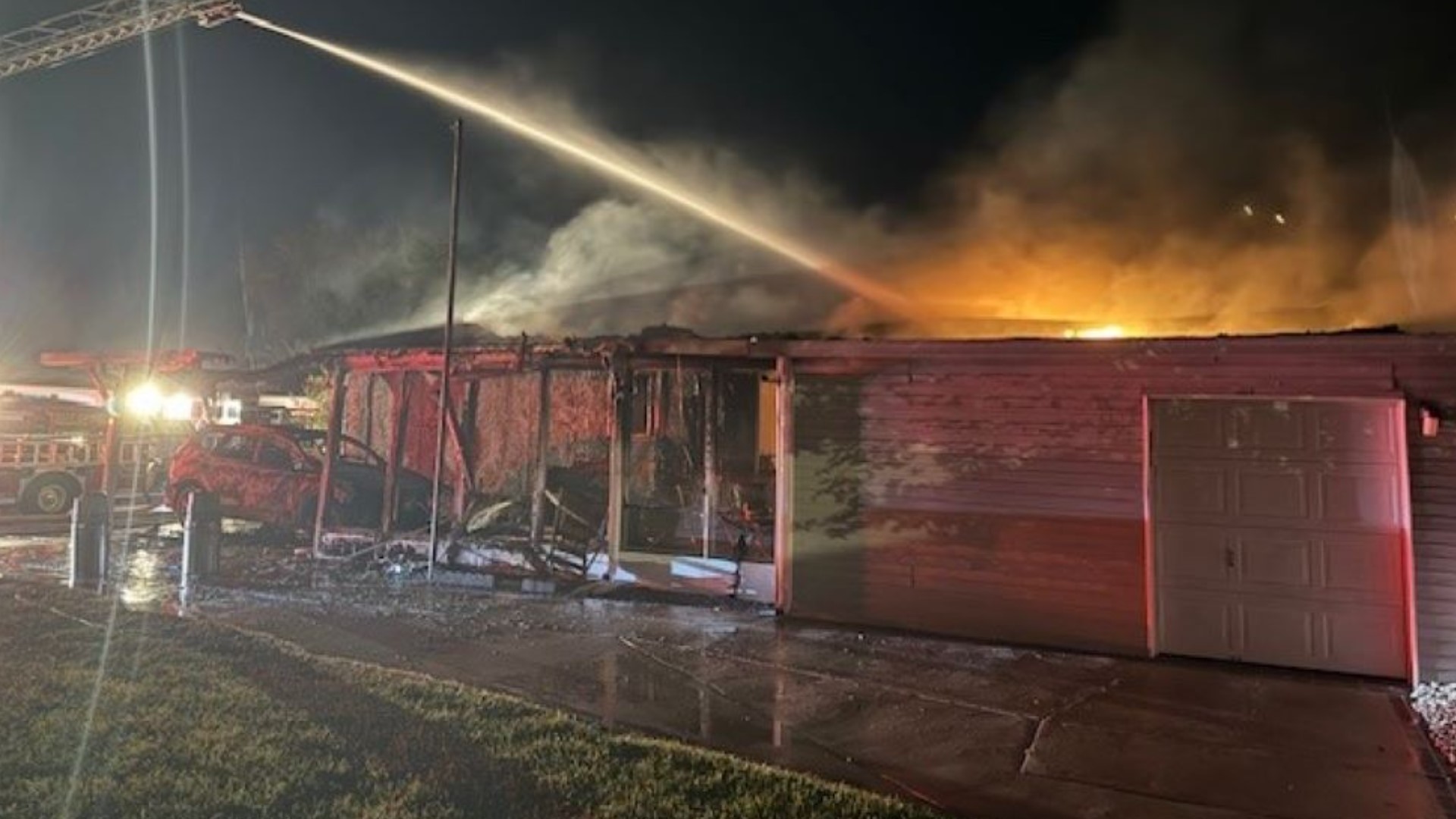 Two rescued in mobile home fire at retirement community | wtsp.com