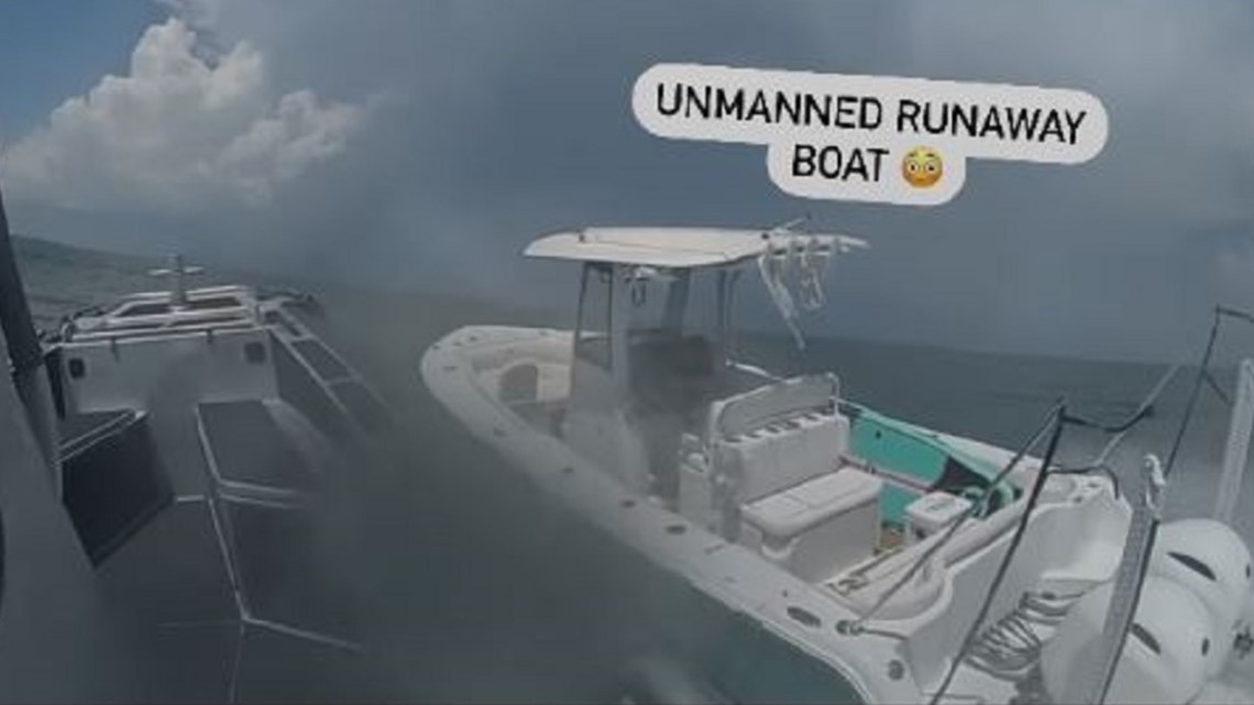 Florida deputy makes jump to stop runaway boat | wtsp.com