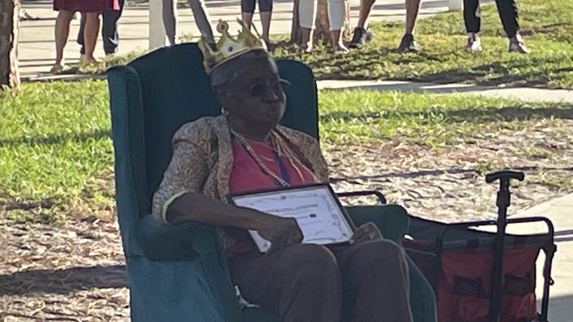 Pinellas Schools paraprofessional celebrates 50 years | wtsp.com