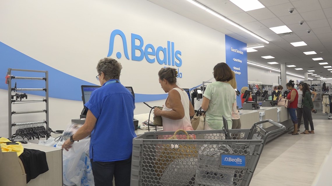 Bealls store in Venice reopens amid Hurricane Ian shut down | wtsp.com