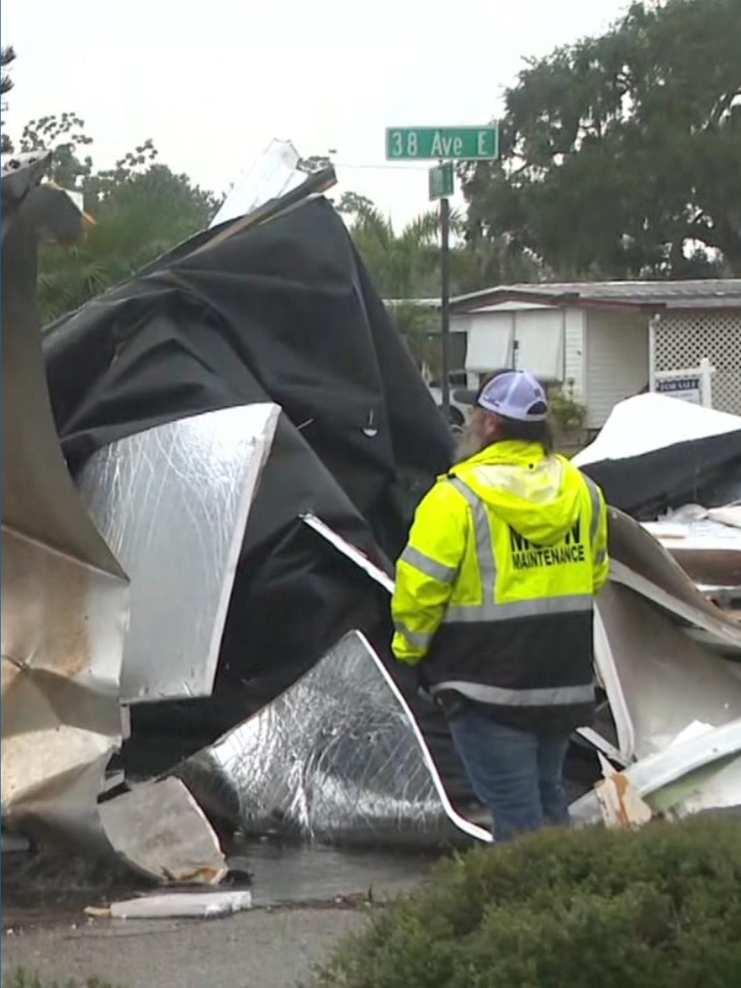 'Wind event' left damage at Manatee County mobile home park, officials ...