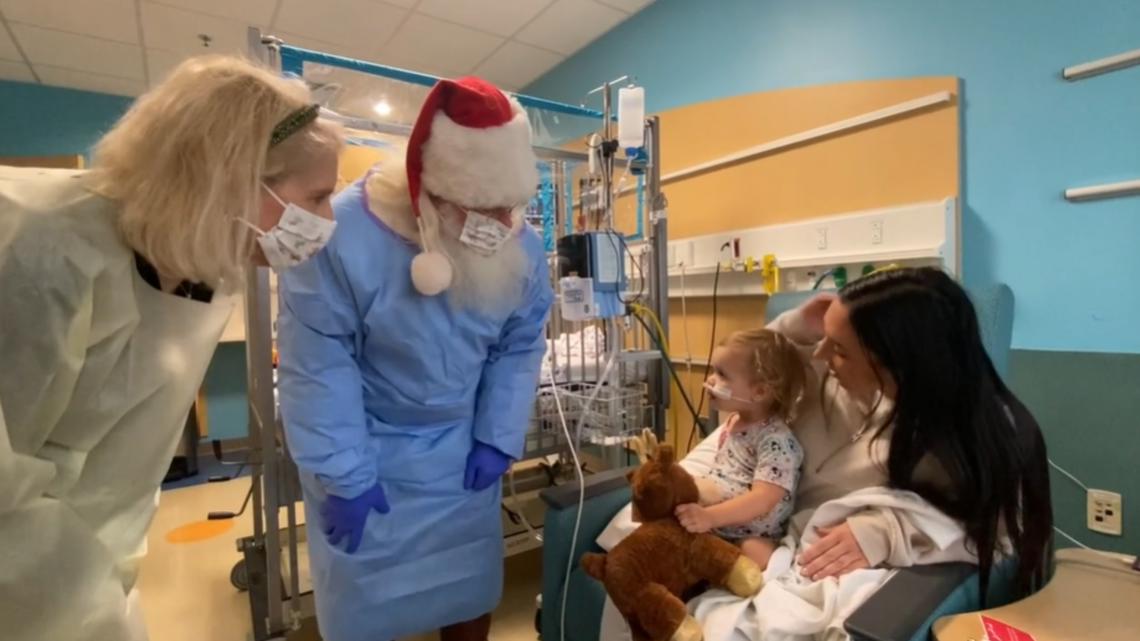 Santa Claus pays surprise visit at Johns Hopkins All Children's ...