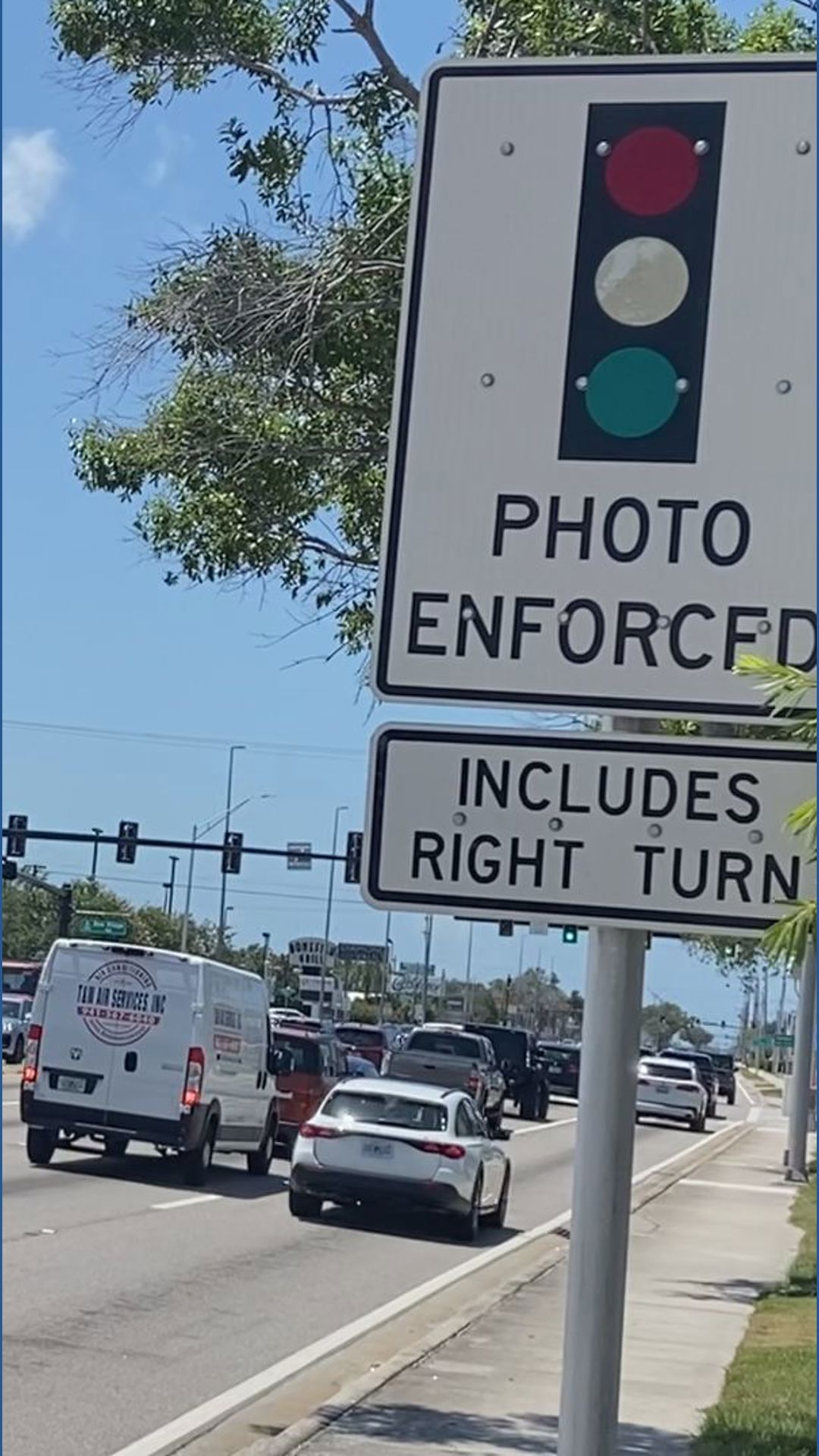 Sarasota expands red light camera program to minimize crashes | wtsp.com