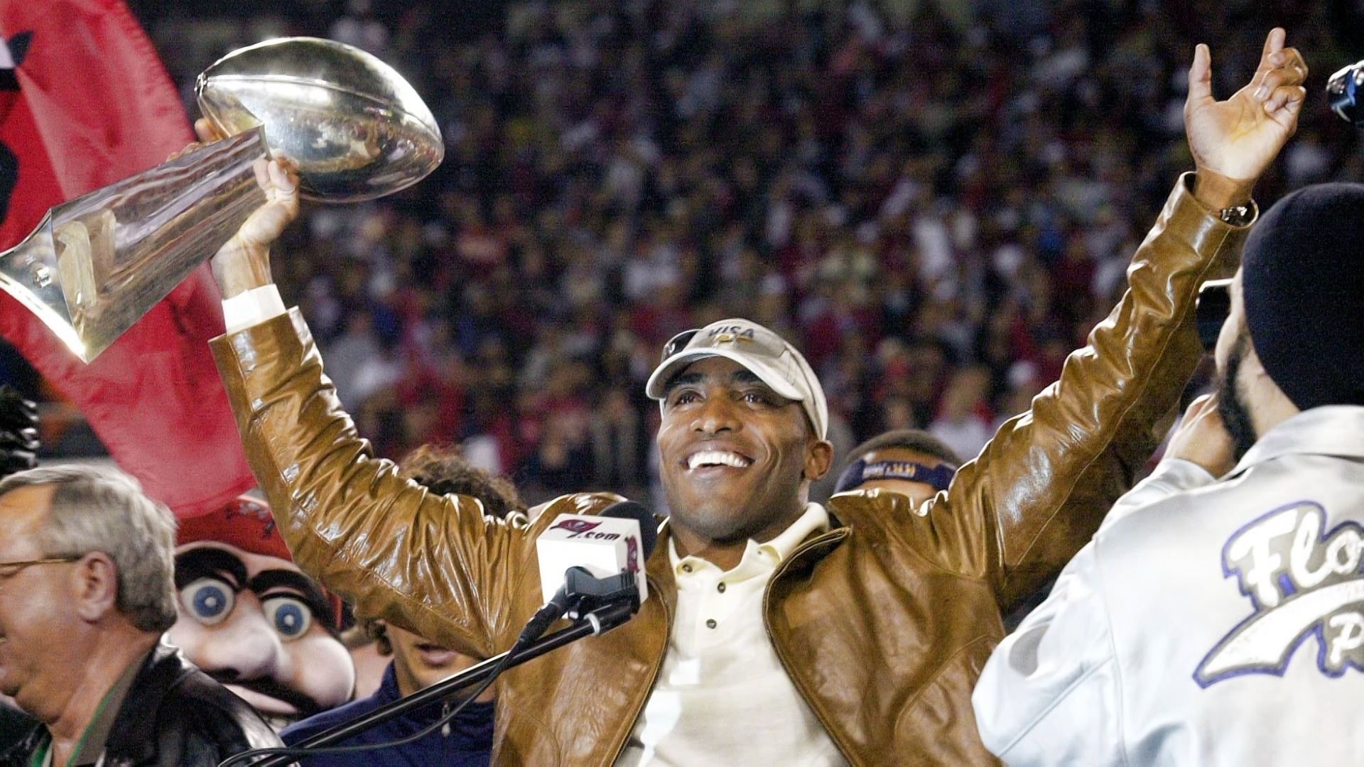 Rondé Barber speaks on journey to reaching Hall of Fame status | wtsp.com