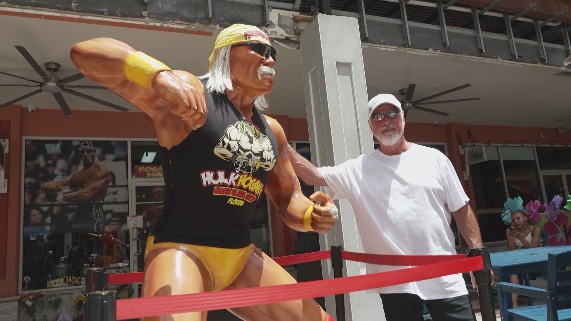 Fans gather at Hogan's Hangout in Clearwater to remember Hulk Hogan ...
