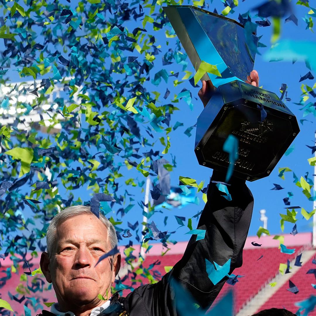 Iowa holds off Vanderbilt's comeback bid for 34-27 victory in the ...