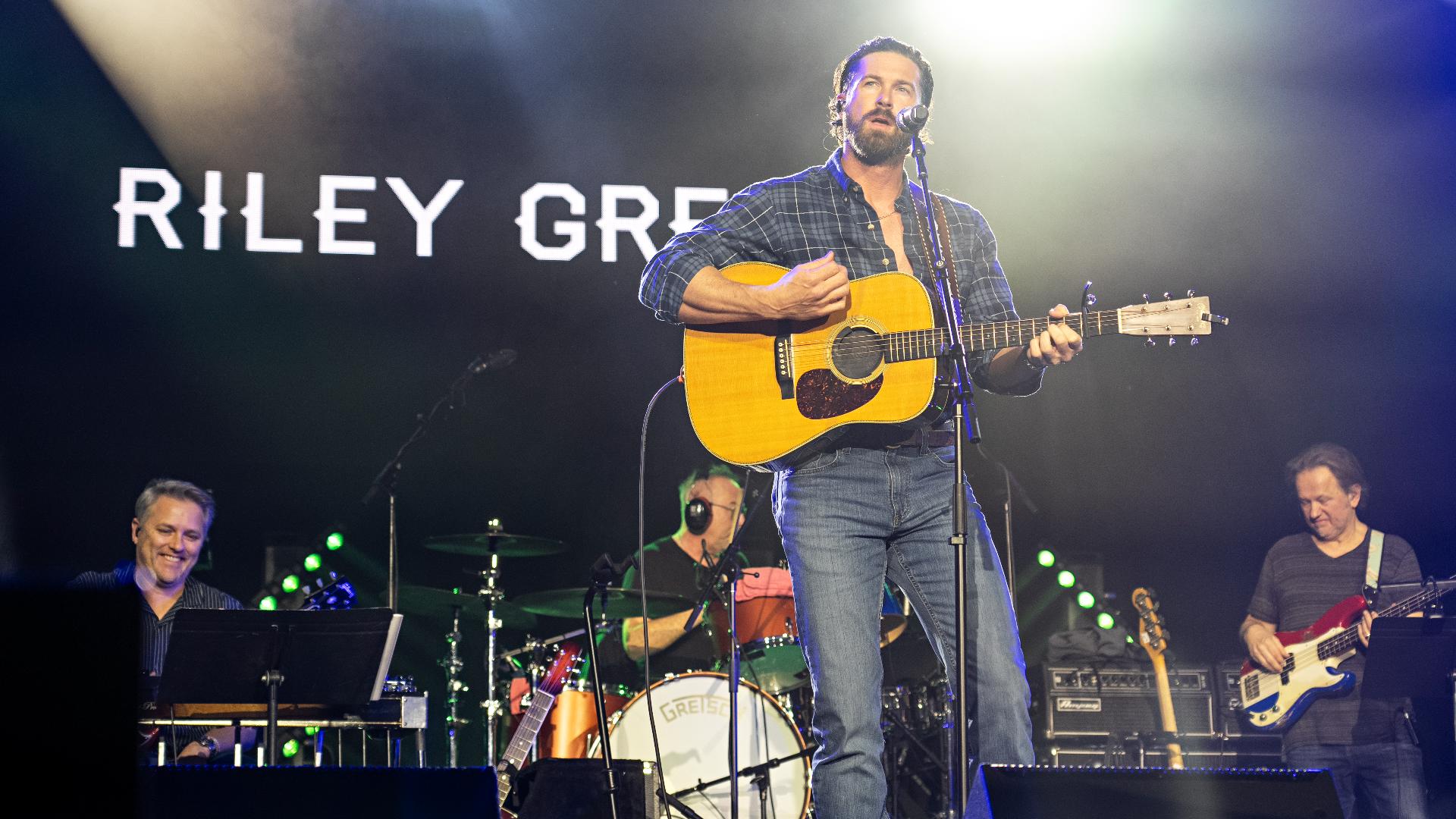 Country Thunder Florida 2025 lineup, tickets announced in Tampa | wtsp.com