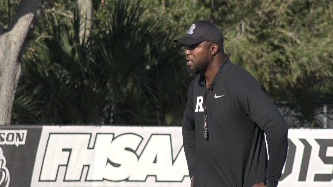 Robinson Knights win first district title since 2012 | wtsp.com