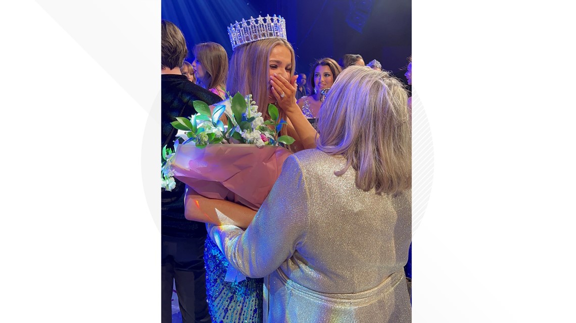 Caroline Dixon crowned Miss Florida USA 2023 | wtsp.com