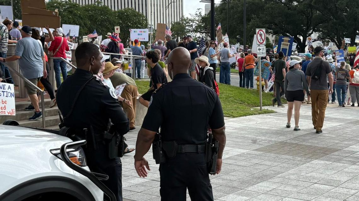 FDLE reports 'peaceful' anti-Trump protests at State Capitol | wtsp.com